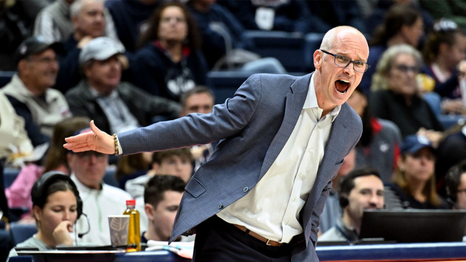 UConn Basketball Coach Goes Nuclear On Players While Up By 25