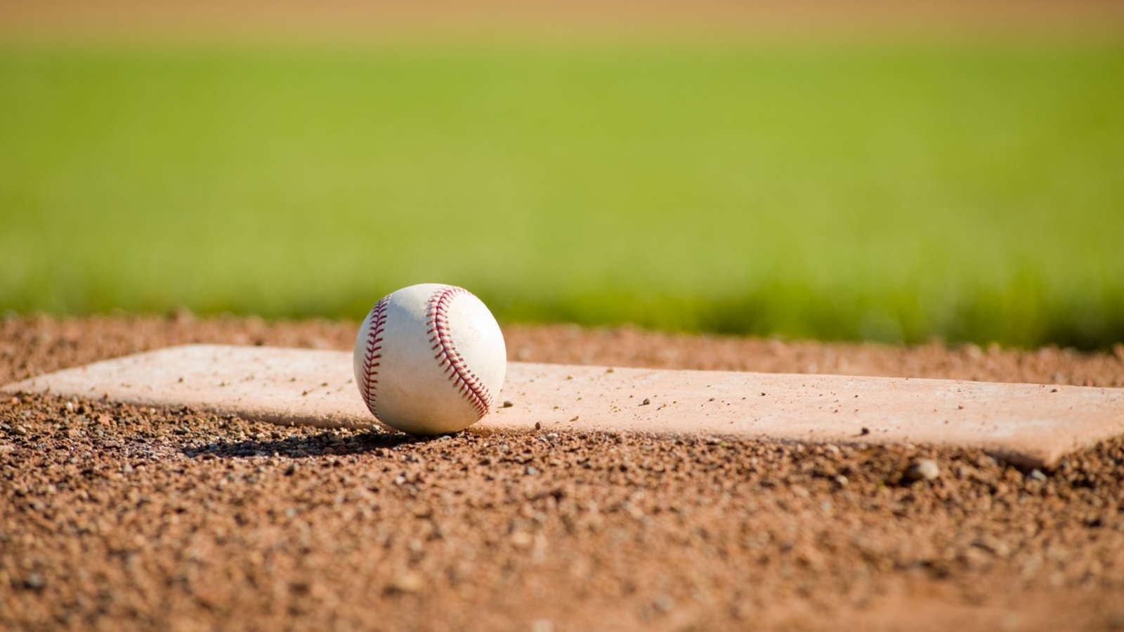 Mother Nature Frightens Thunderstruck MiLB Pitcher Into Balk