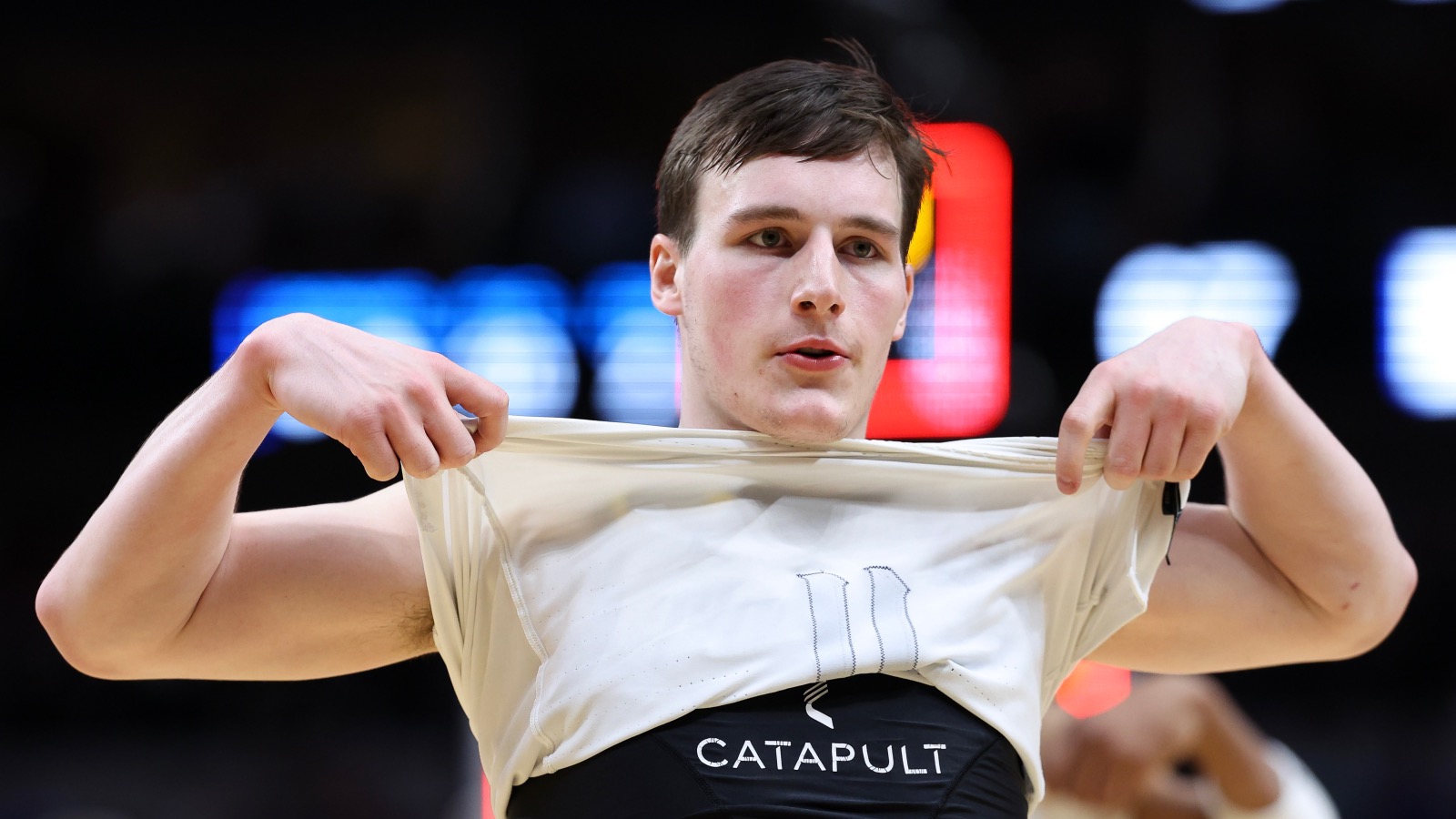 Marquette's Tyler Kolek Rips Jersey After Stunning Upset Loss