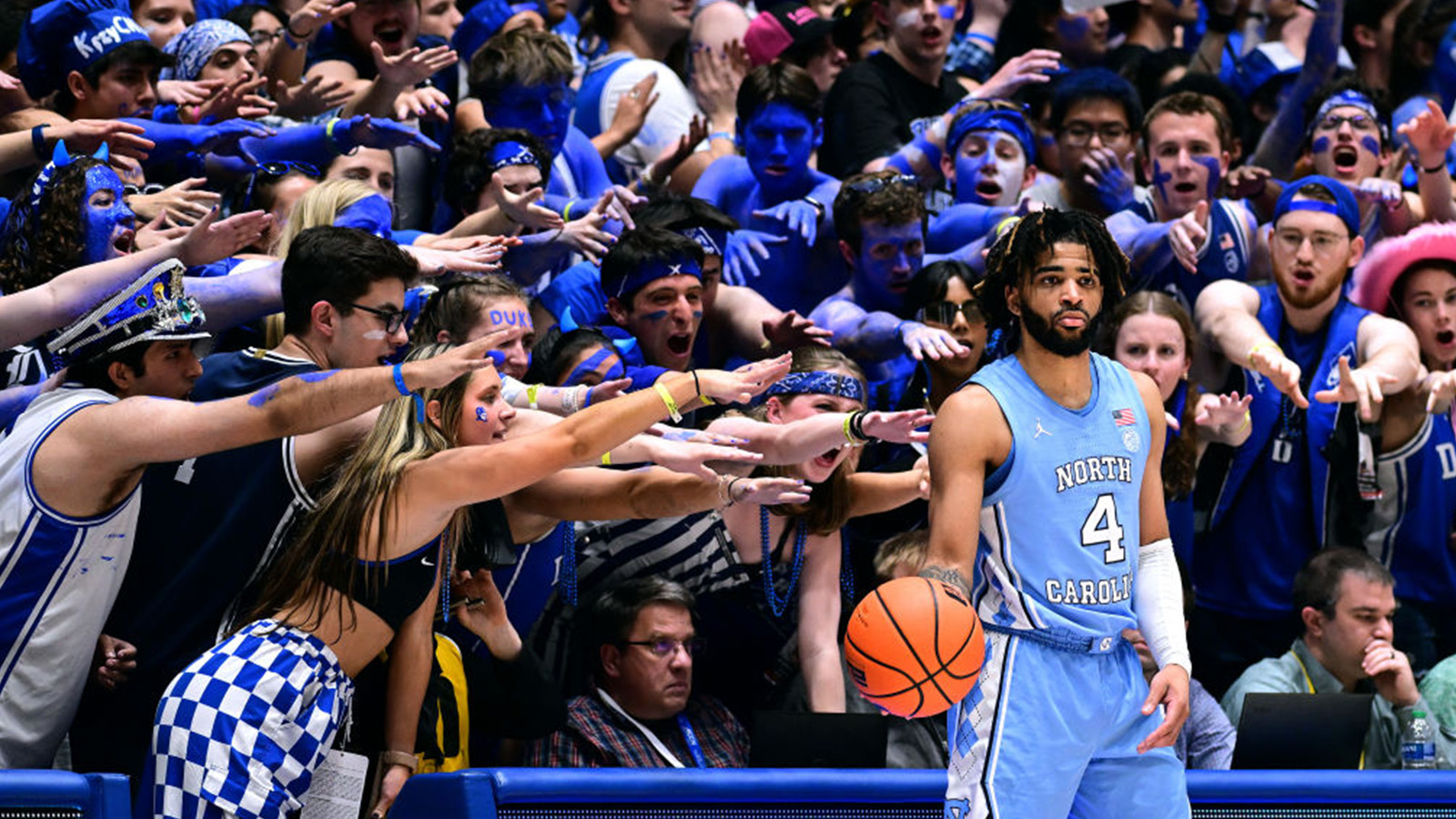 Jon Scheyer Apologizes To Duke Fans As They Throw Drinks At UNC