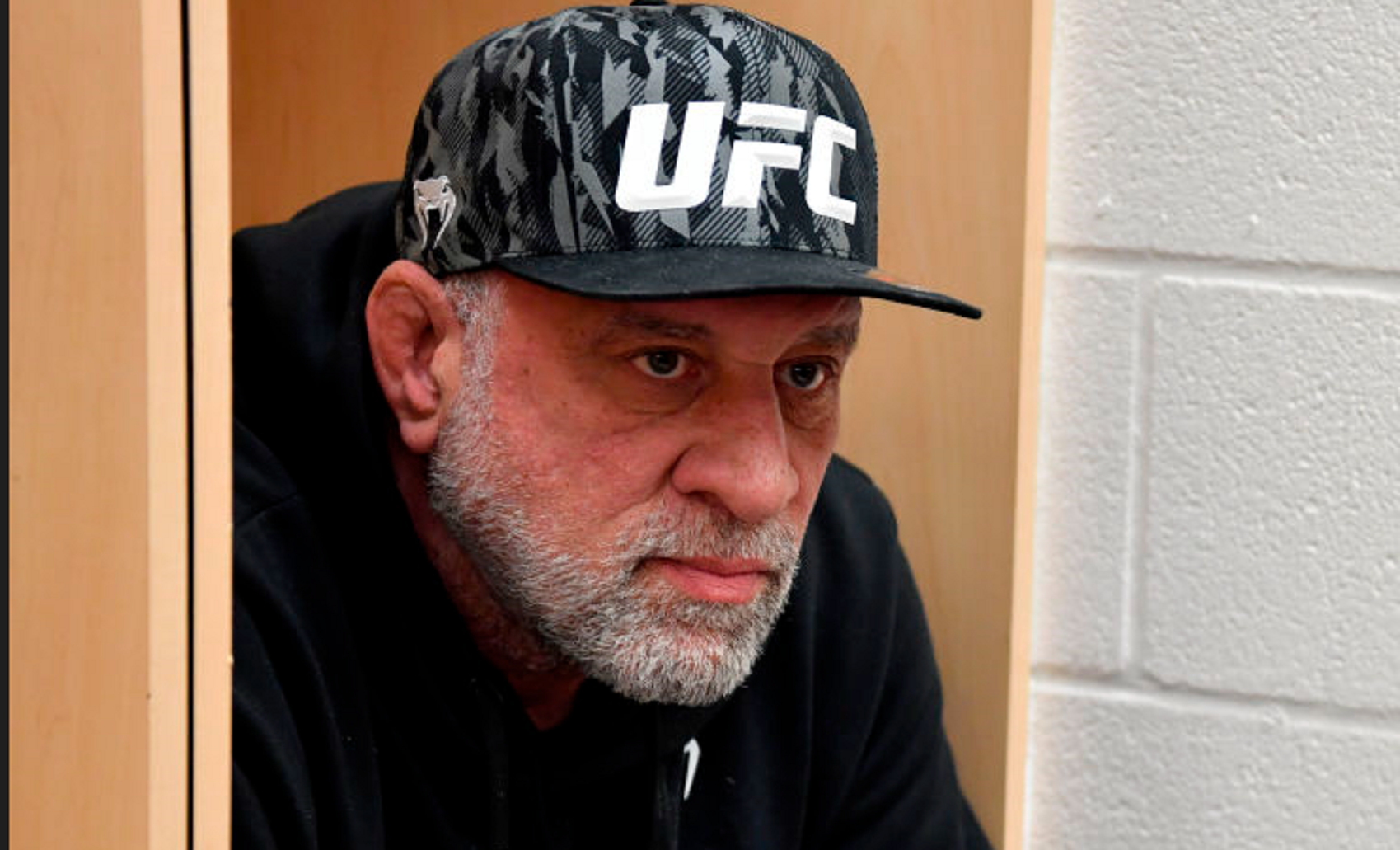 UFC Legend Fighting For His Life After Saving His Family From Fire Gets ...