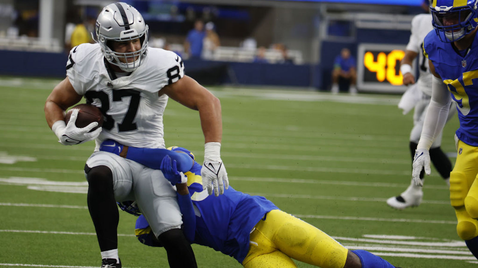 NFL Officially Votes To Ban 'Hip Drop Tackle', Now 15-Yd Penalty