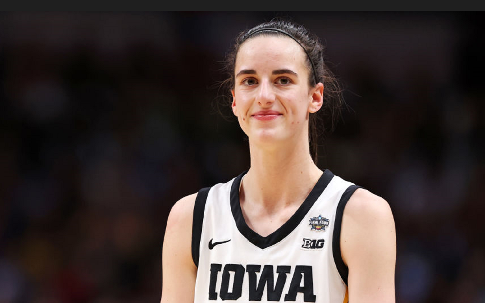 Caitlin Clark Embarrasses Paige Bueckers With Brilliant Heads-Up Play ...