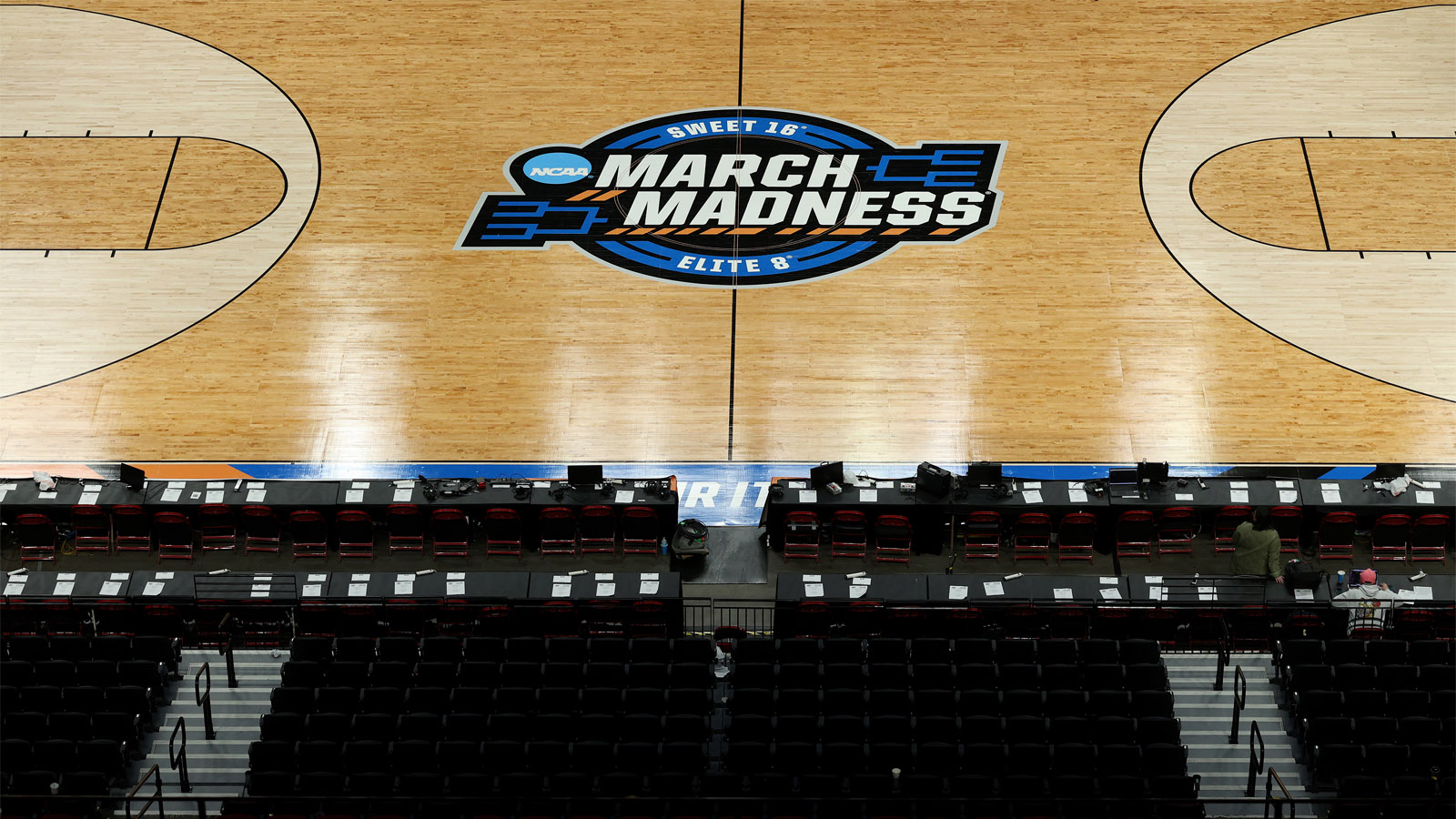 March Madness Court Supplier Responds To 3-Point Lines Mistake