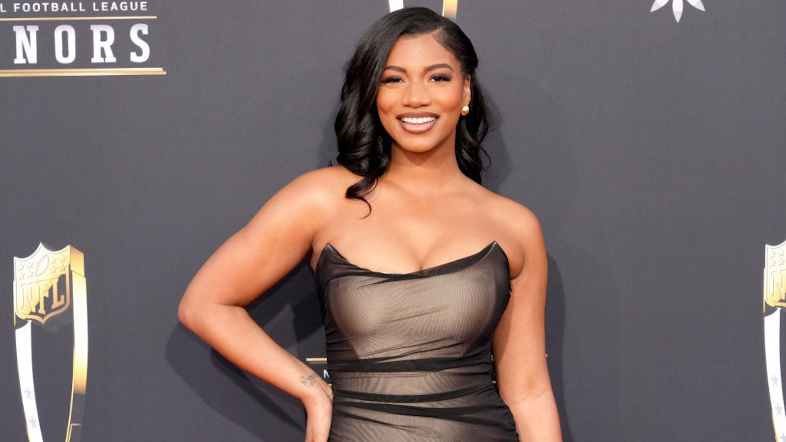 Taylor Rooks Addresses Apparent Wardrobe Malfunction (Video)