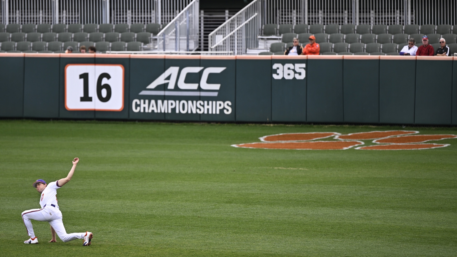 Clemson Coach Shades South Carolina Ahead Of Postseason