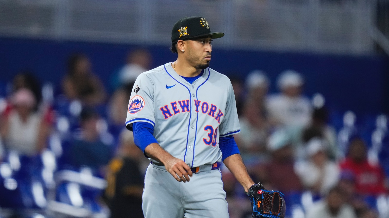 Edwin Diaz Broke Down In Tears After Yet Another Blown Save
