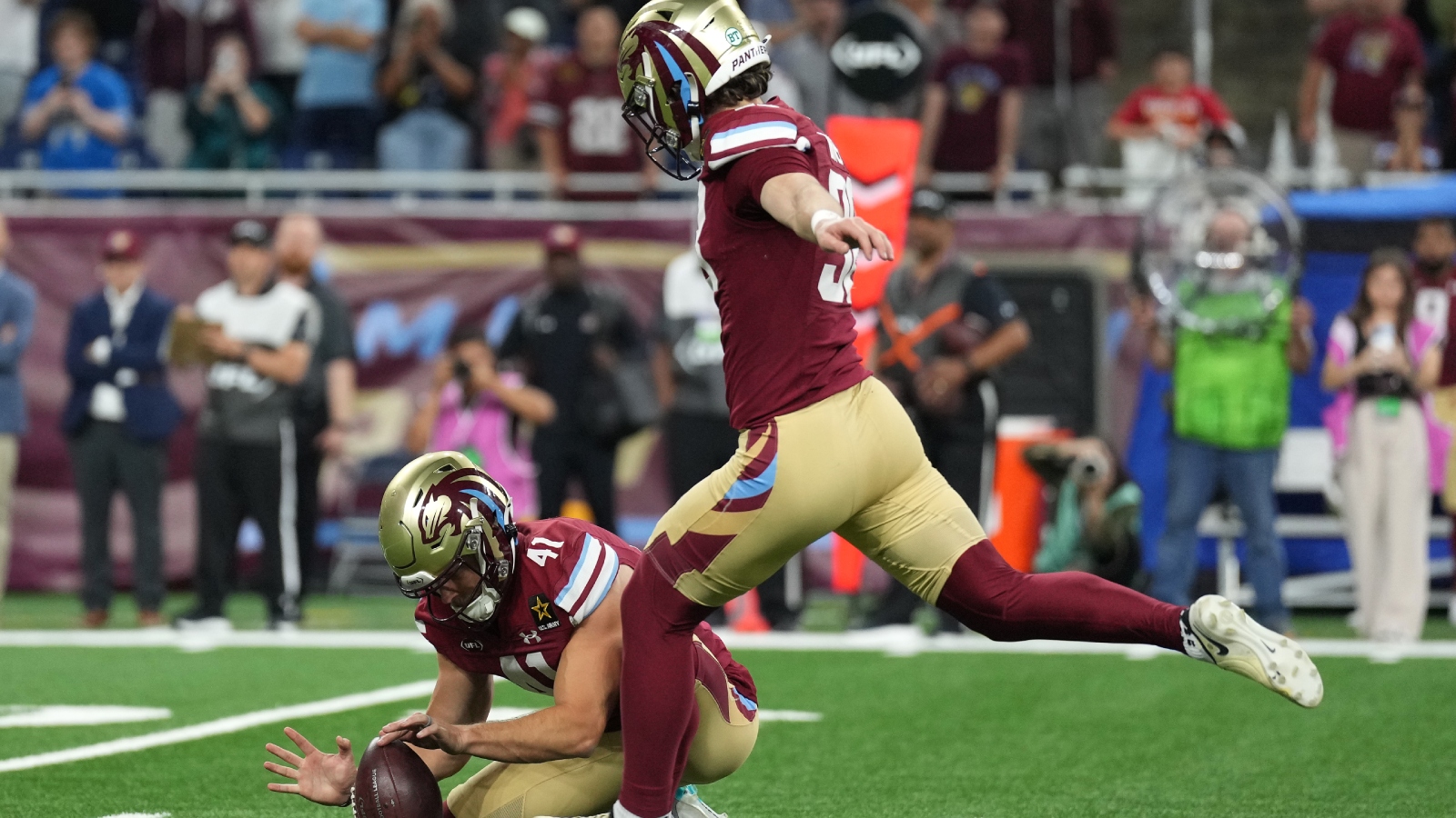 Jake Bates Drills Another 60-Yd FG As UFL Success Continues