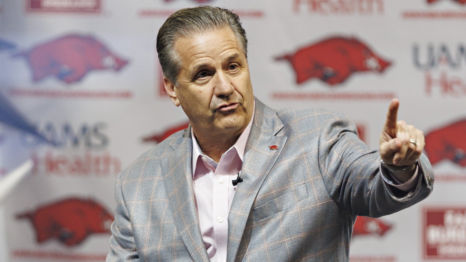 John Calipari's Daughter Rips Twitter Troll Bad Mouthing Family