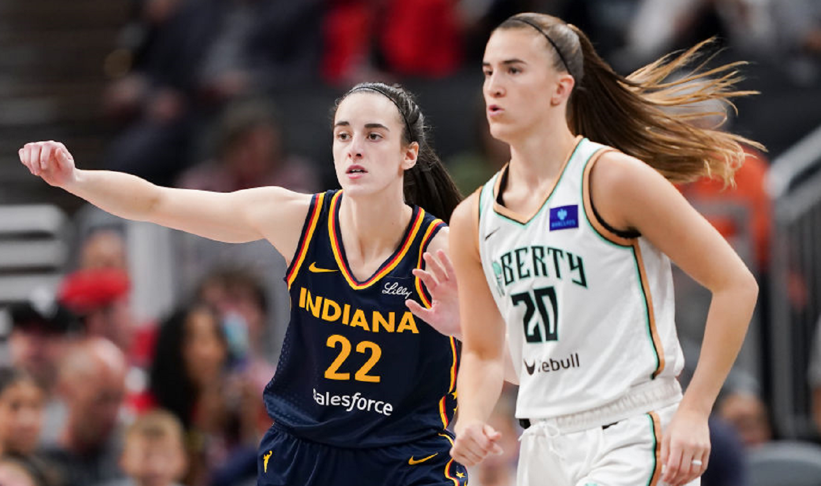 Caitlin Clark Embarrassed By Sabrina Ionescu During Liberty/Fever Game ...