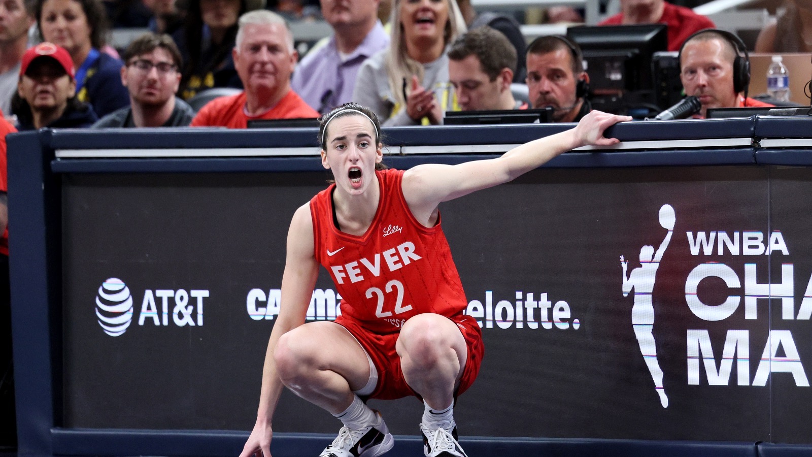 Chennedy Carter: Caitlin Clark Only Brings 3Pt Shooting To Table