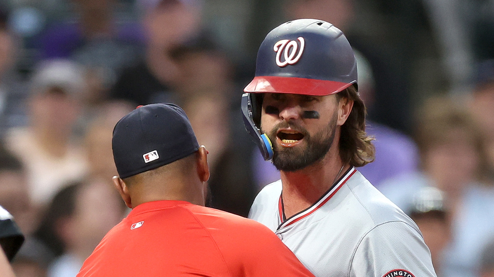 Jesse Winker Gets Into Shouting Match With 66-yo Padres Fan
