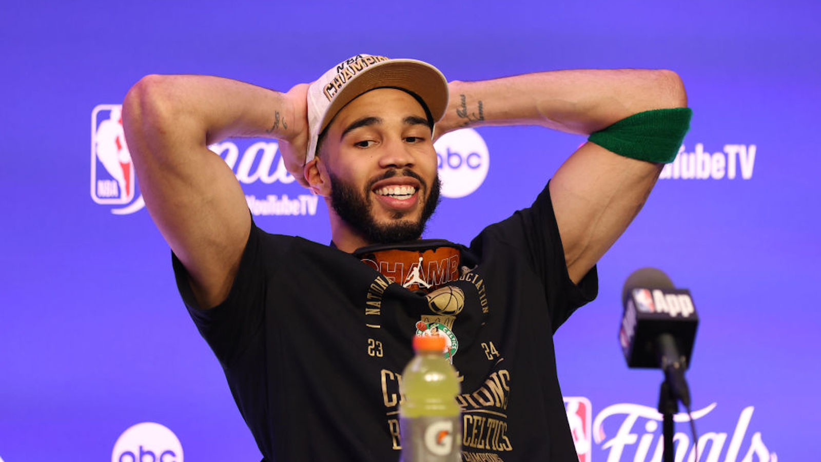 Shawn Elliott Goes Scorched Earth On Team In Viral Presser