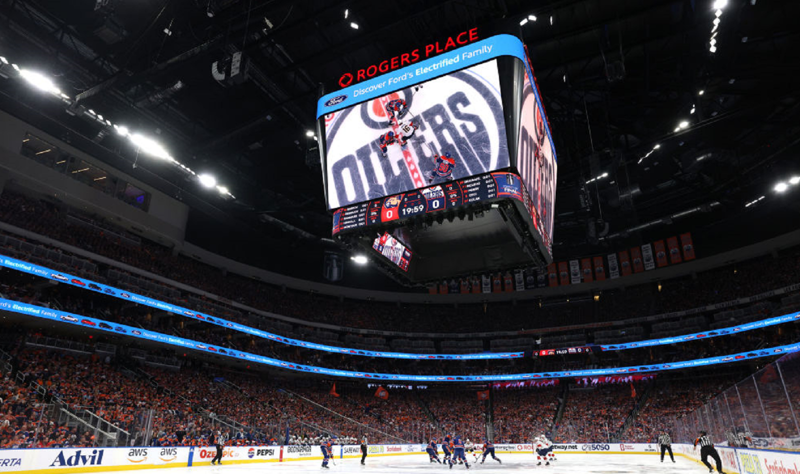 Viral Oilers Flasher Makes Stunning Admission 'They're Not Real' - BroBible