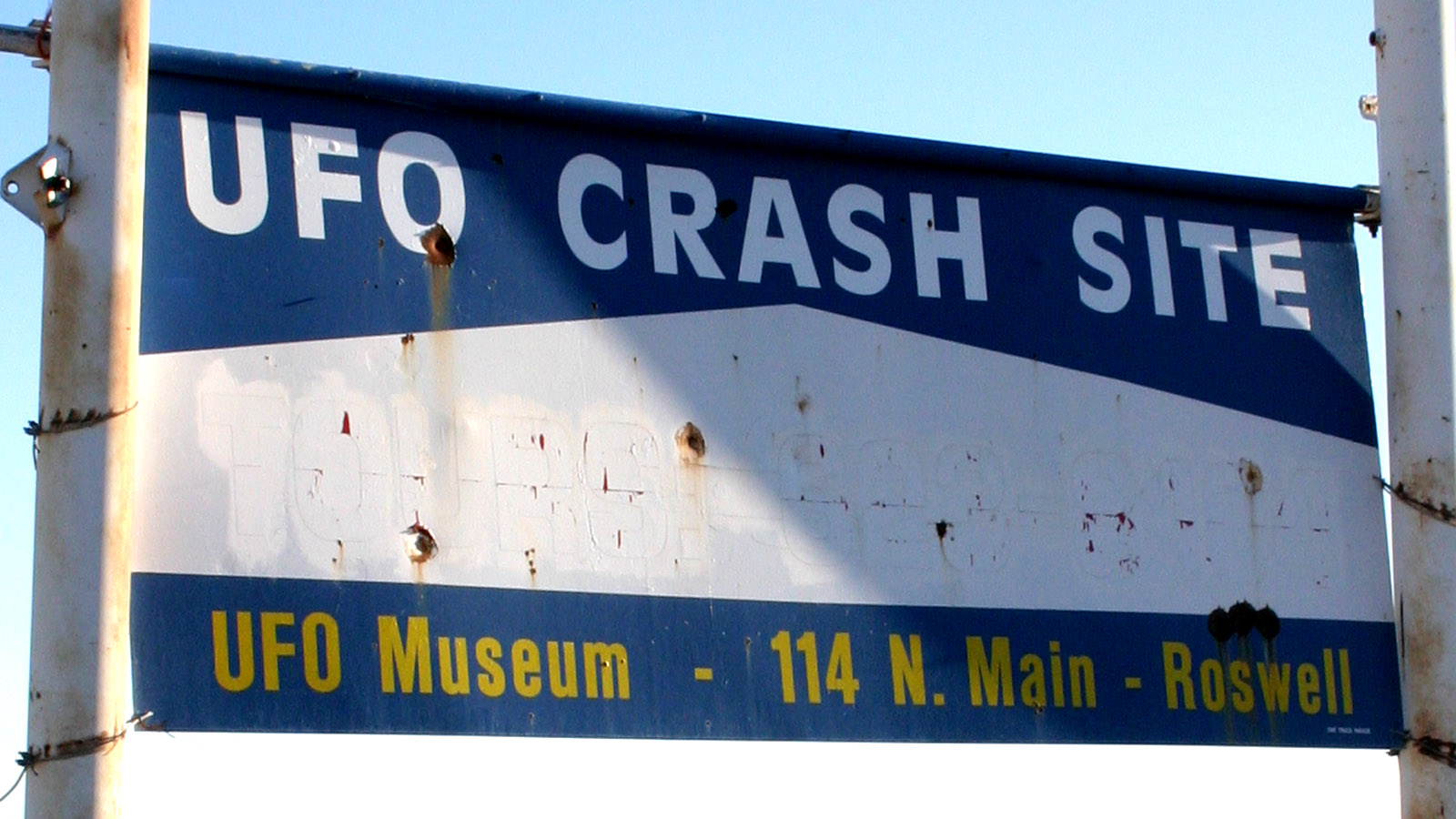 Witness Claims To Have Seen Images Of UFO, Alien From Roswell