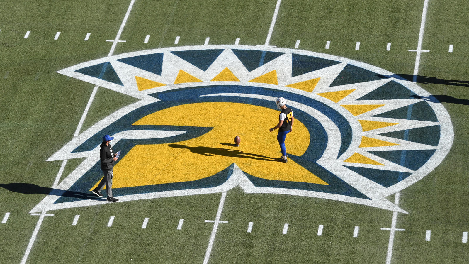 SJSU Football Program Finds Hilarious Way To Deal With Goose Poop Problem