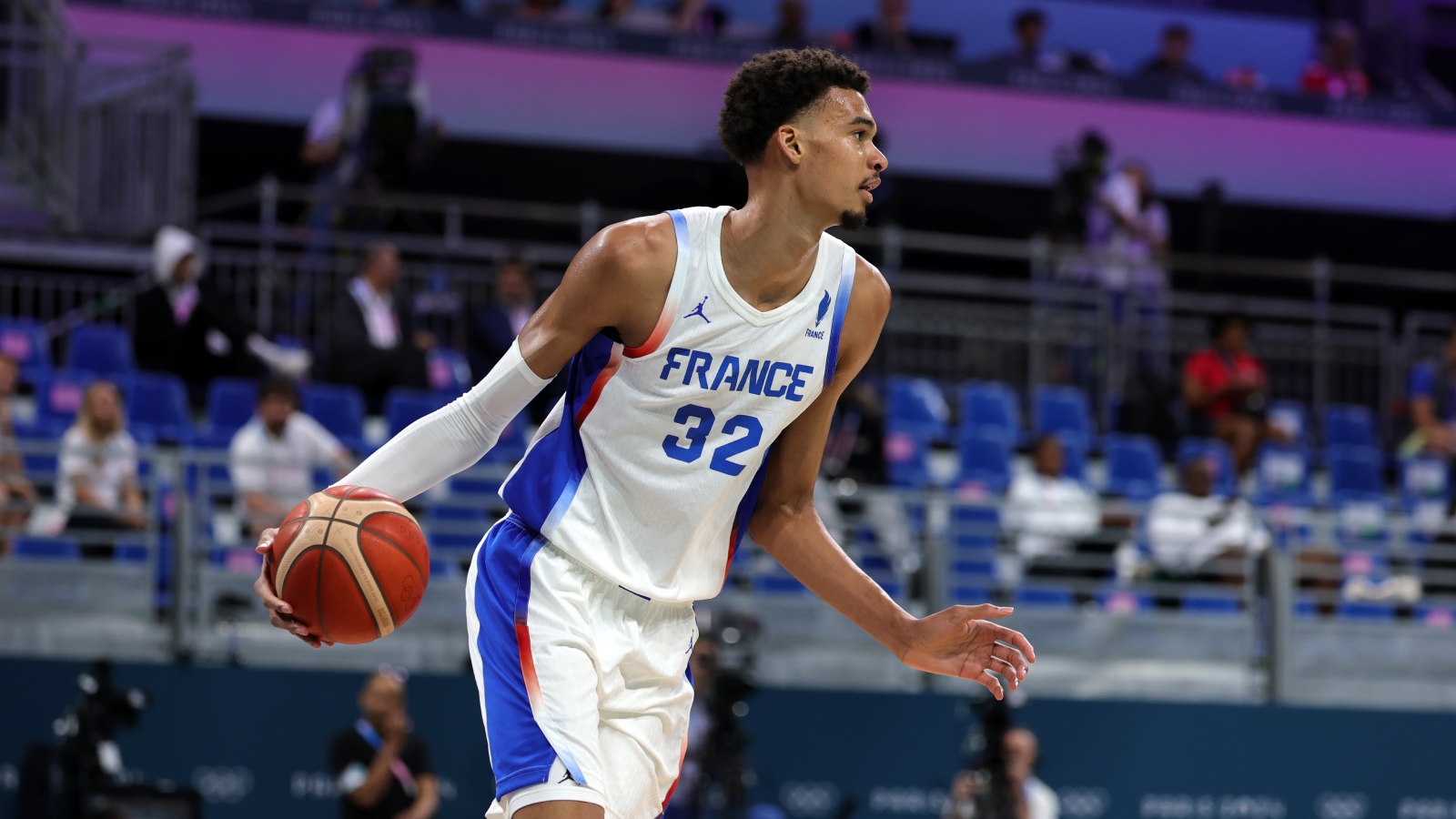 Victor Wembanyama Towers Over Yuki Togashi At Olympics