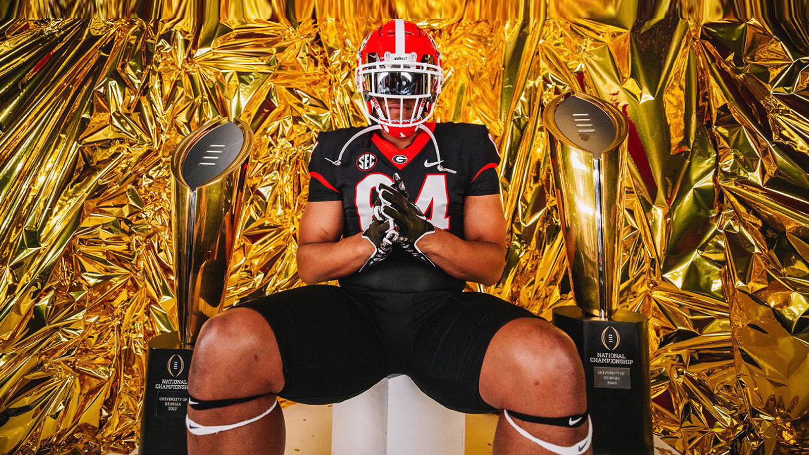 Monstrous 6'11 Basketball Standout Will Play Football At Georgia
