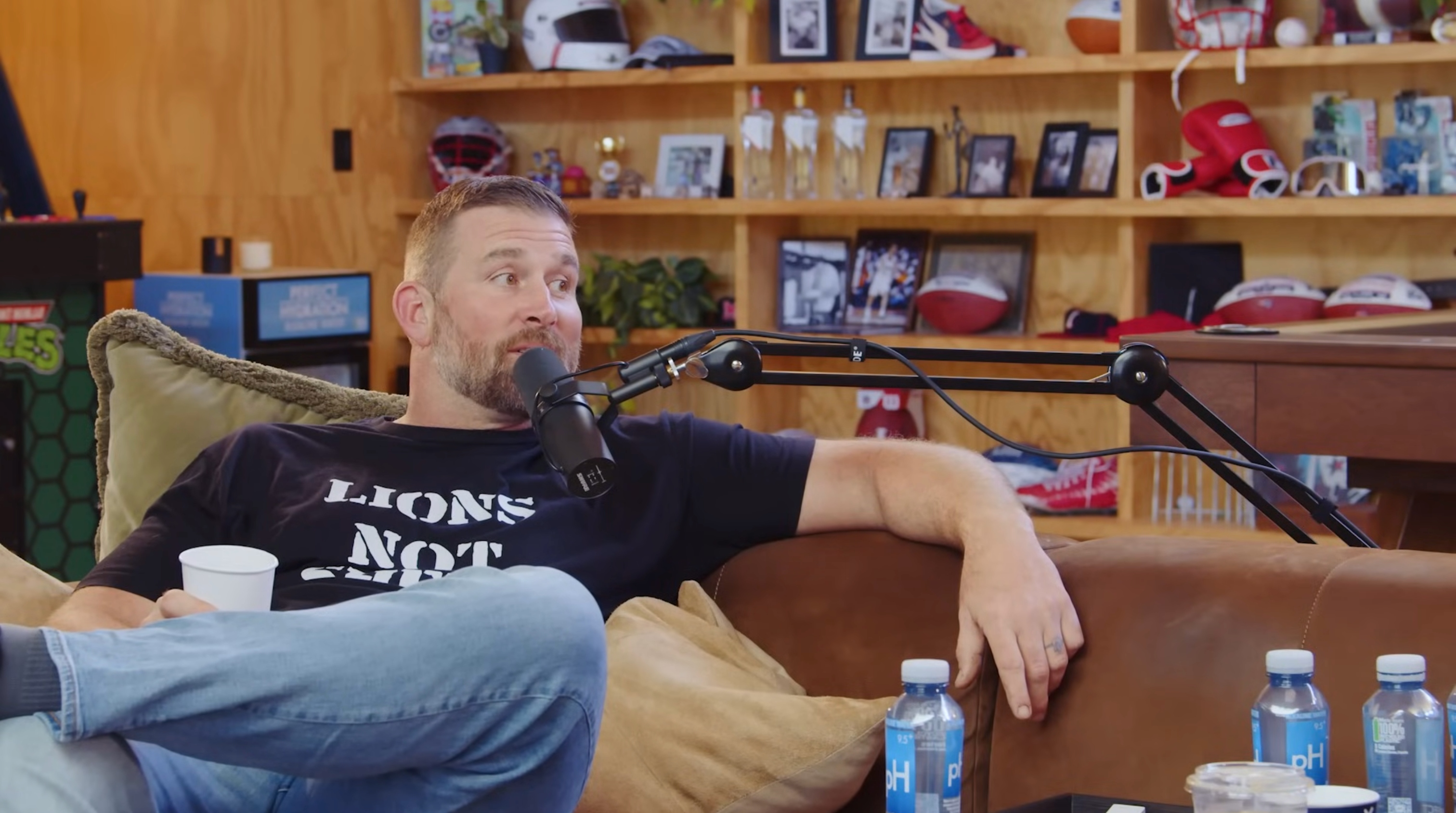 Matt Light Used To Hunt Turkey Outside Of Patriots Stadium (Story)