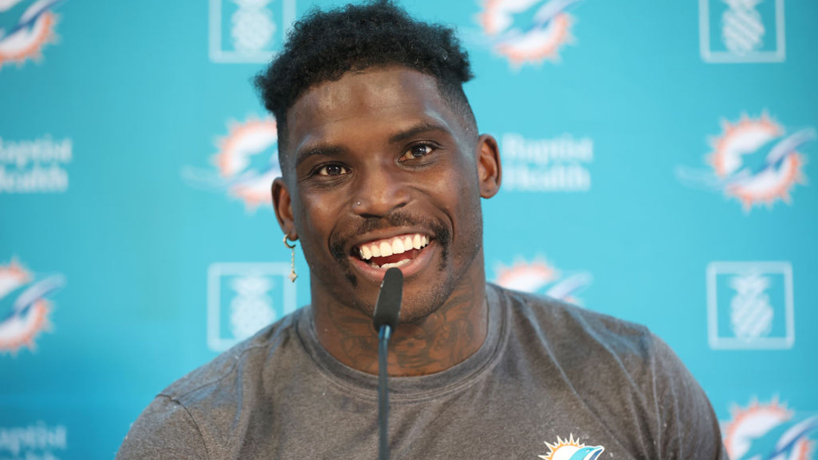 Tyreek Hill Considers Baker Mayfield A Top 5 NFL QB