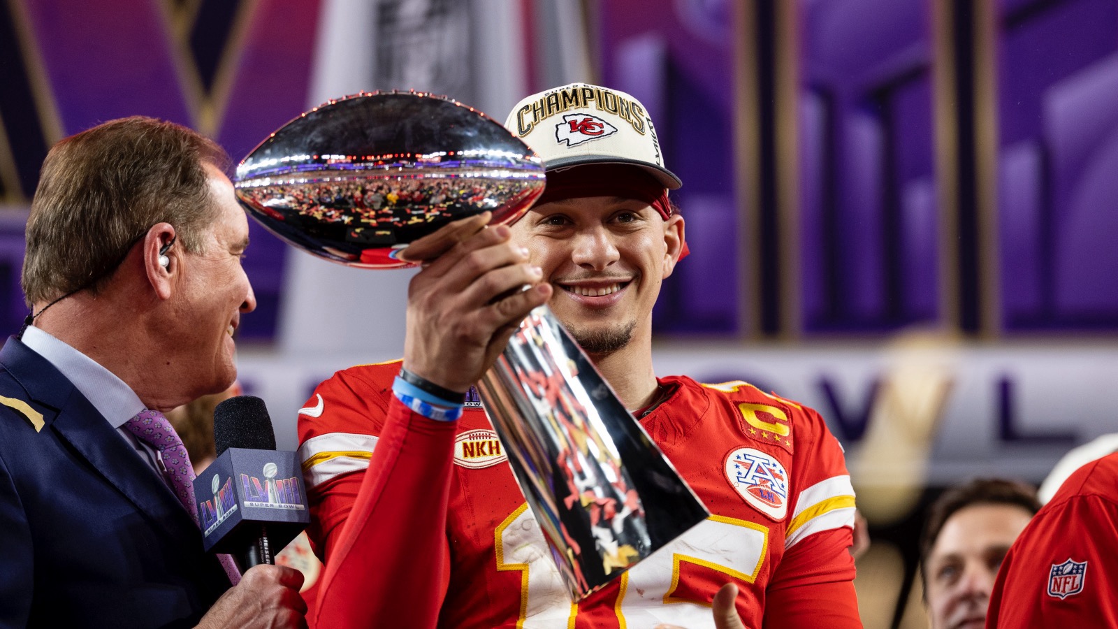 Patrick Mahomes Loses Crown As NFL's Best Player Per His Peers