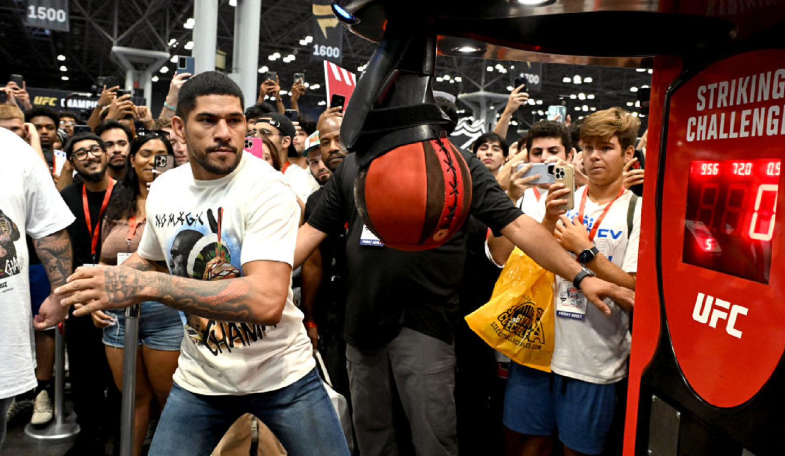 UFC Champ Alex Pereira Gets Embarrassed By Streamer IShowSpeed In ...