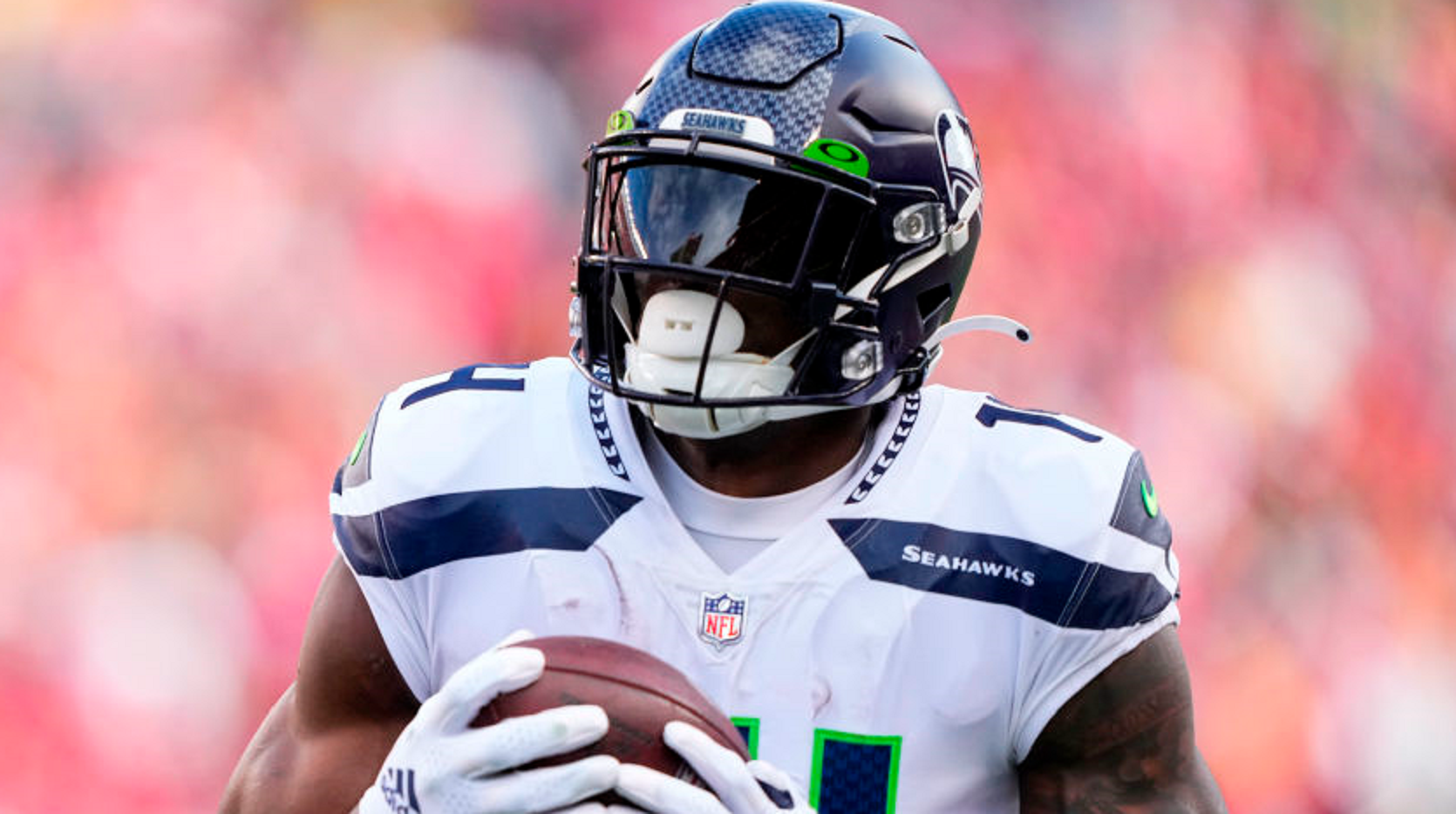 DK Metcalf Loses His Mind & Swings Helmet At Teammate's Head During ...