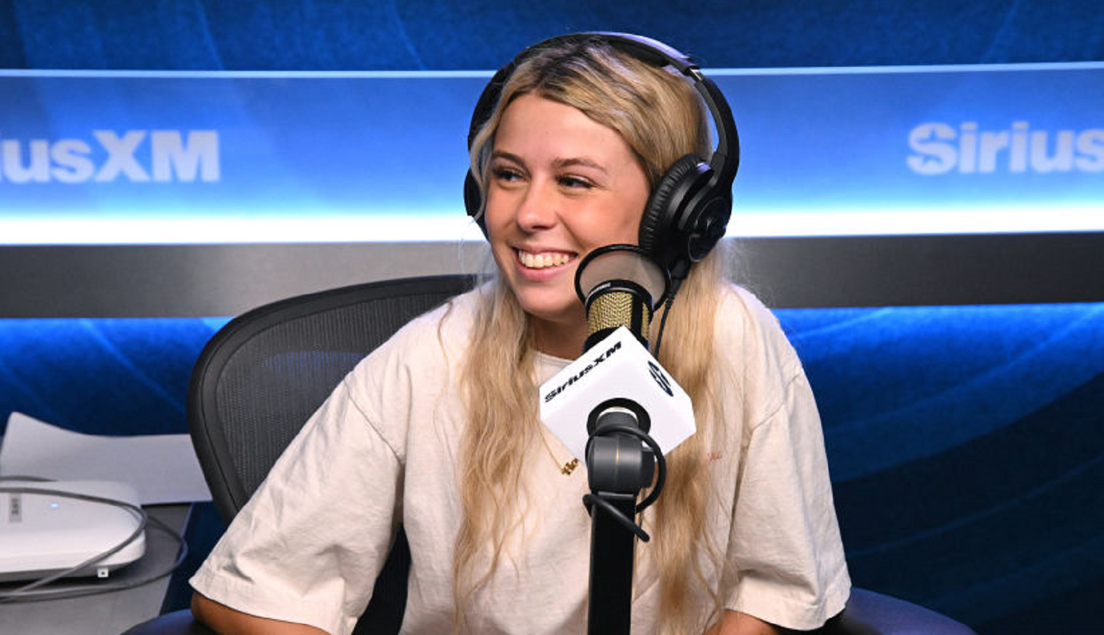 Hawk Tuah Girl Causes Mets Radio Host To Lose His Mind Over First Pitch ...