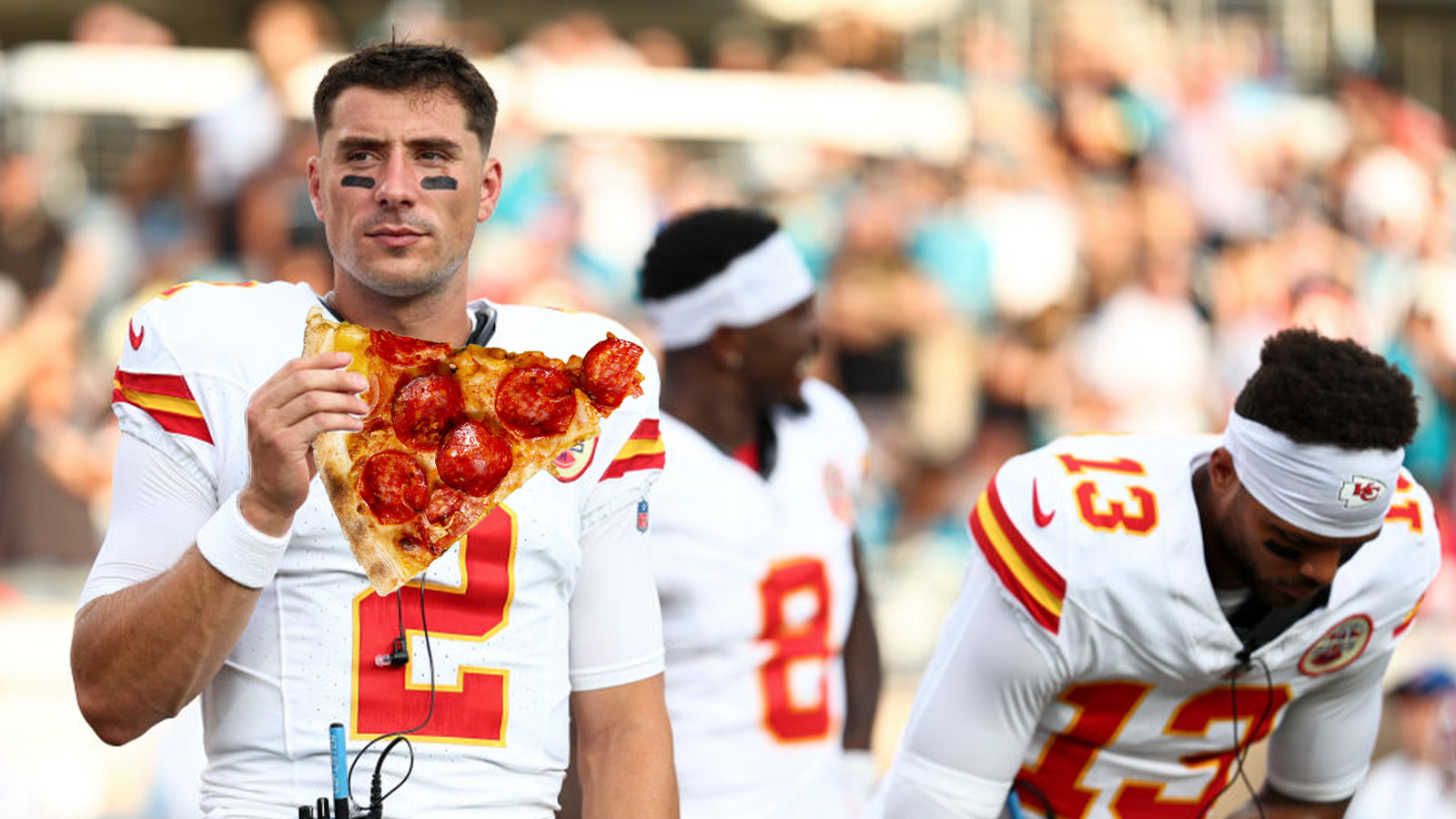 Patrick Mahomes Puts QB On Blast For Absurd Pizza Consumption