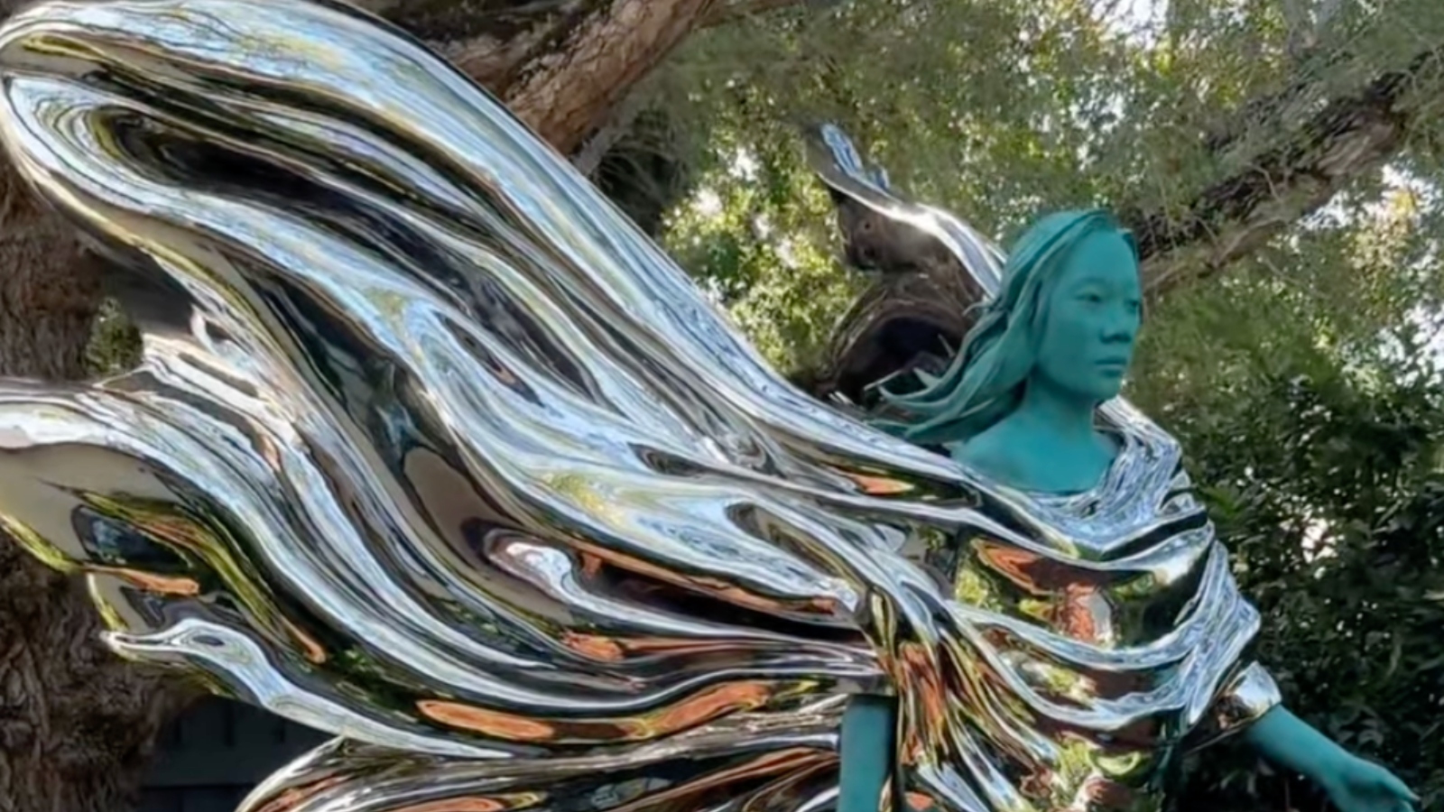 Mark Zuckerberg Unveils Incredible Statue Of His Wife Priscilla