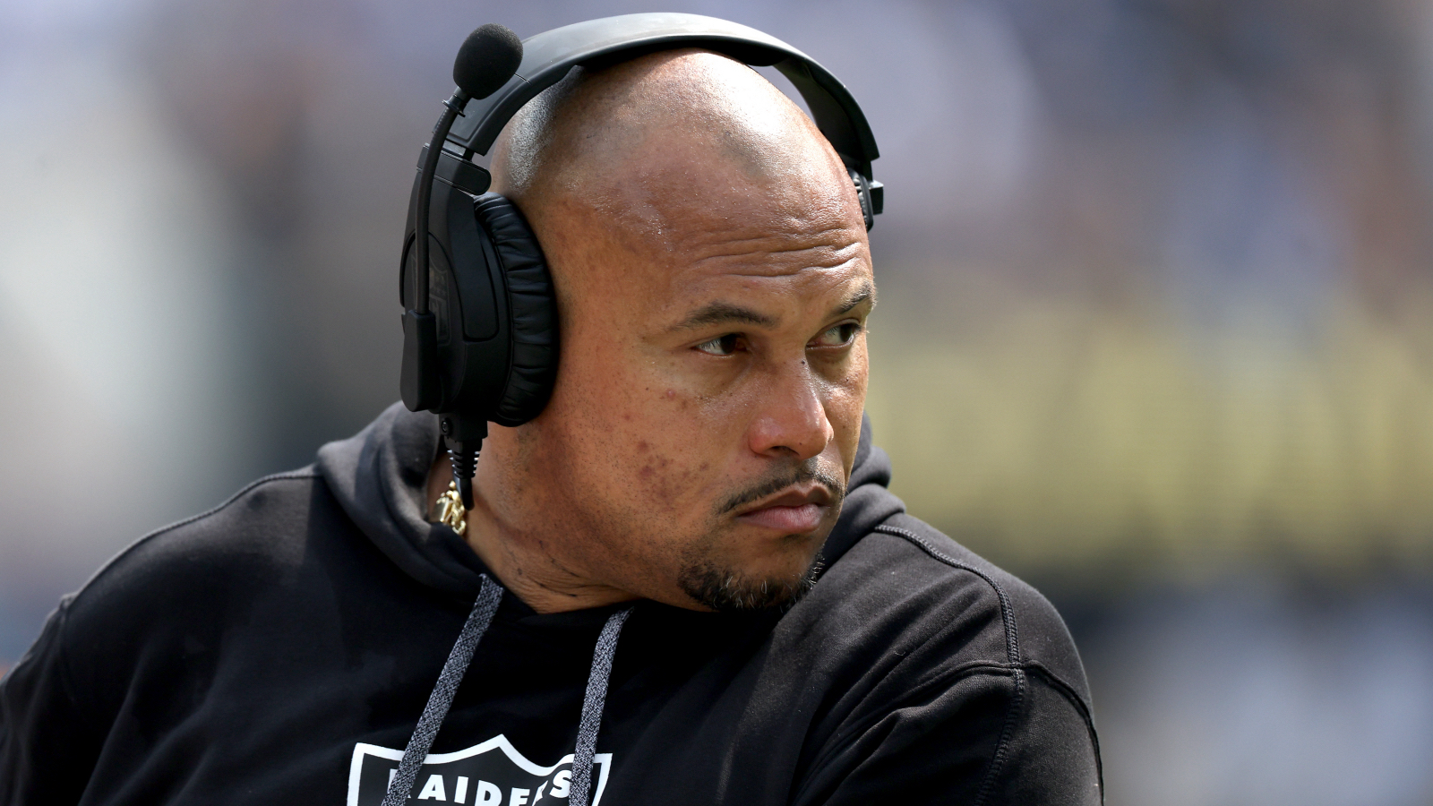 Raiders Coach Antonio Pierce Skewered For Cowardly Punt