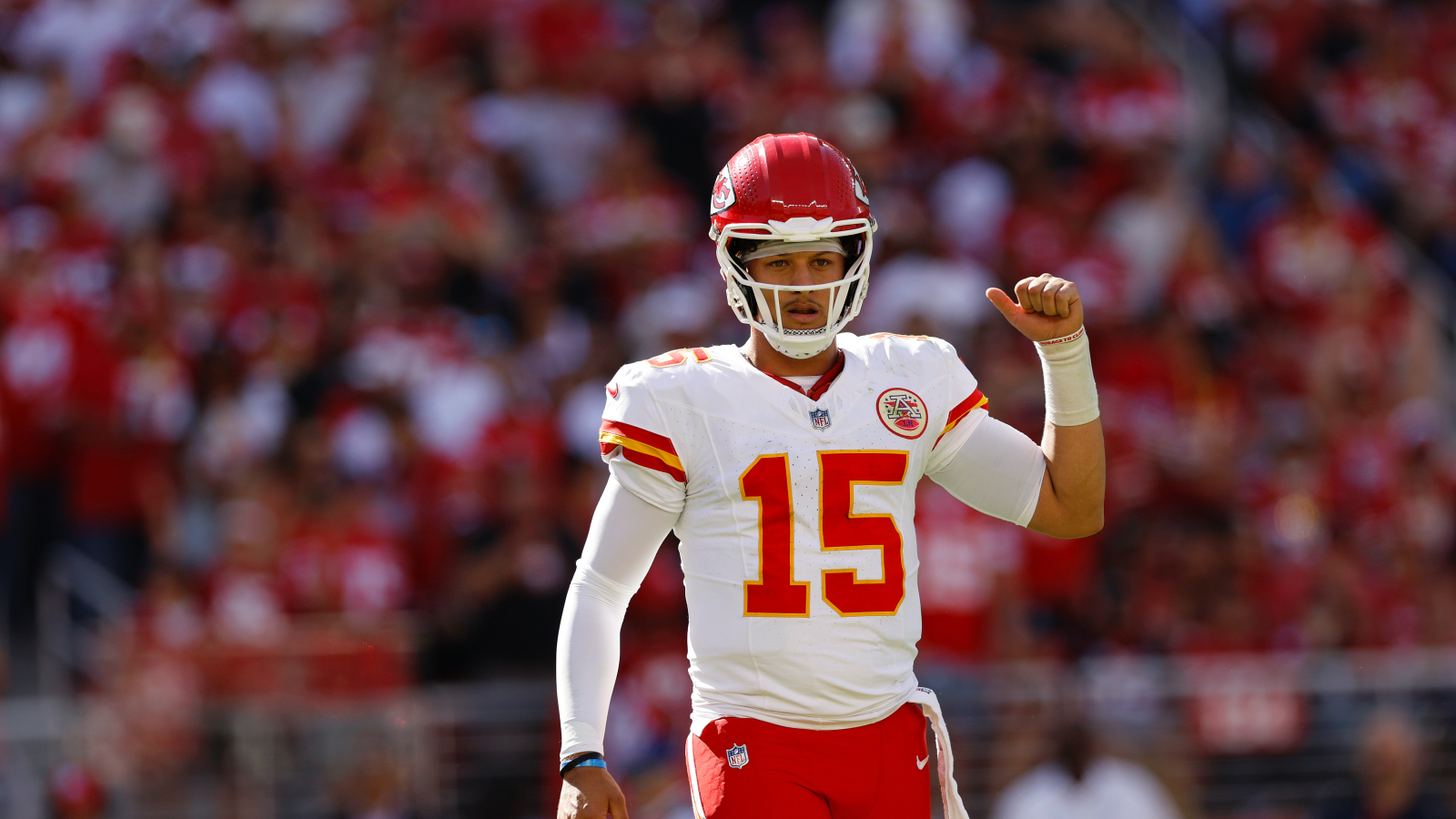 Chiefs QB Patrick Mahomes Weighs In On The Aaron Rodgers/Green Bay ...