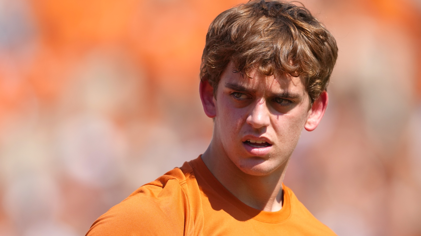 Arch Manning Unintentionally Recreates 'Confused Eli Manning' Photo