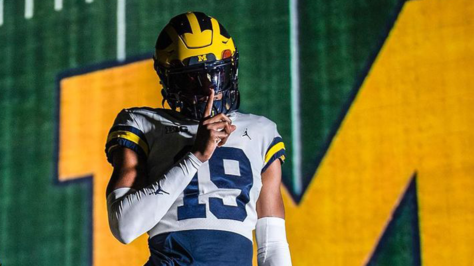 Michigan Boosters Prepared A Massive NIL Deal To Flip 5-Star QB
