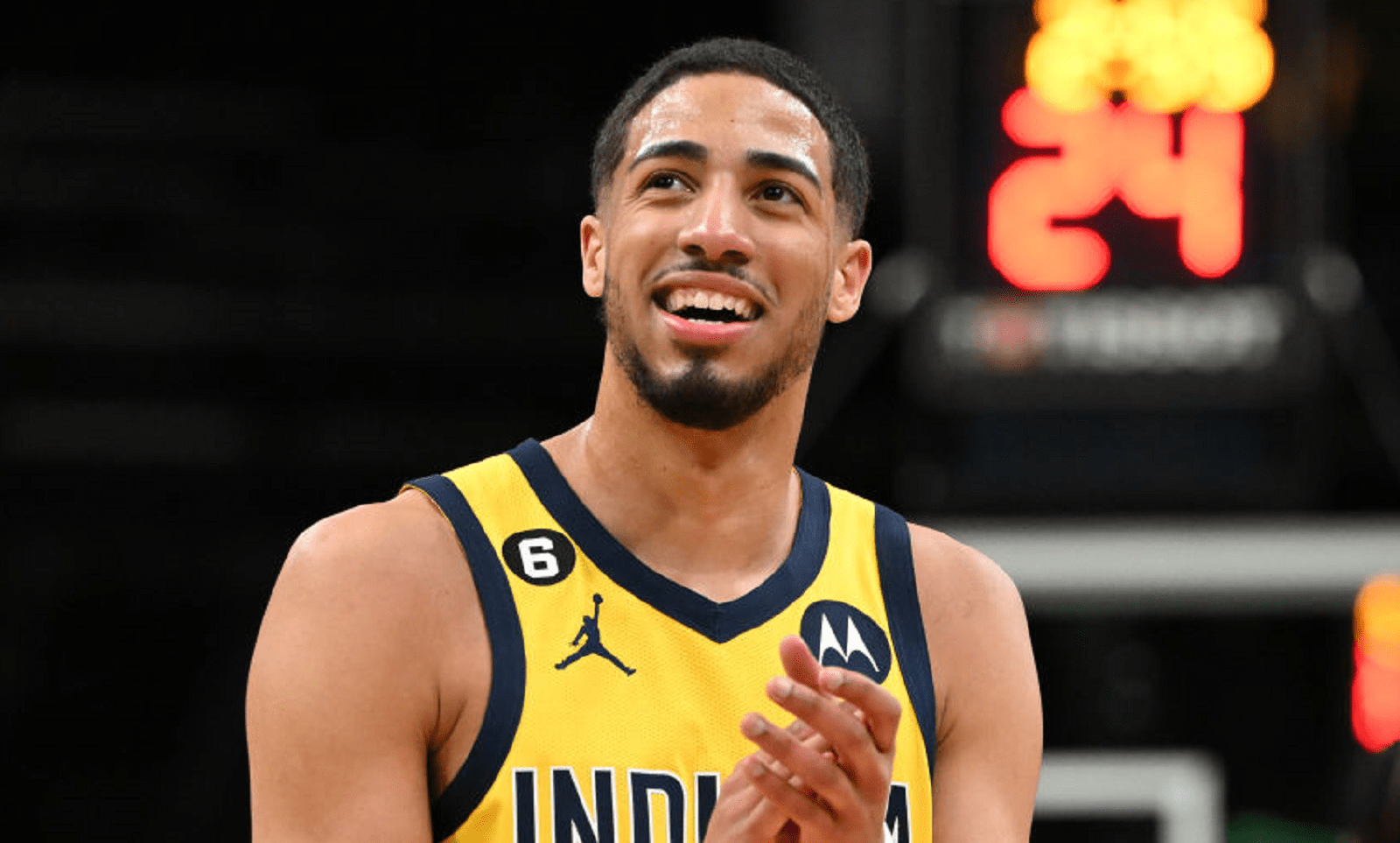 Tyrese Halliburton Takes Video With Three Women While Shirtless In His ...