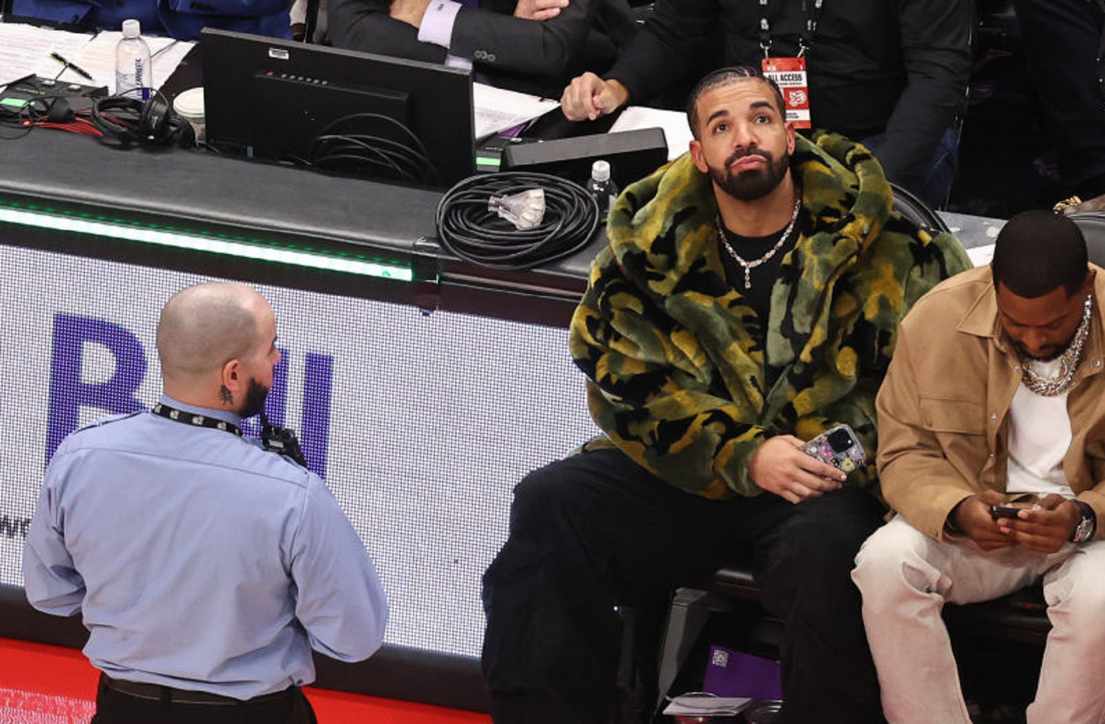 Drake Stares Down DeMar DeRozan at Raptors-Kings Game