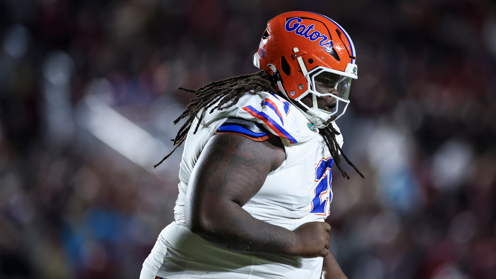 WATCH: 6-Foot-5, 450-Pound Florida Gators DT Carries Ball For First Down