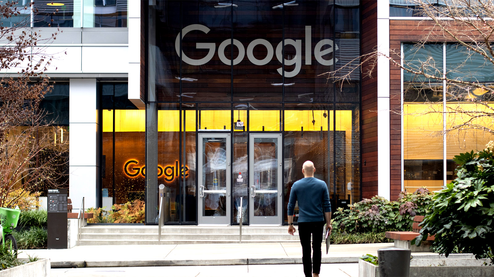 Google Hints Its Quantum Computer Chip Uses Parallel Universes