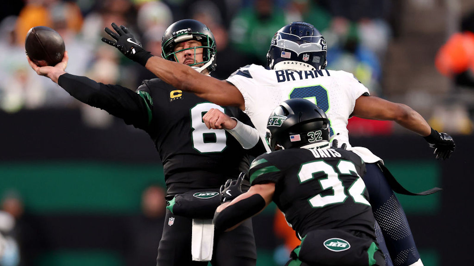 Leonard Williams: Aaron Rodgers 'Chuck & Duck' To Avoid Hits