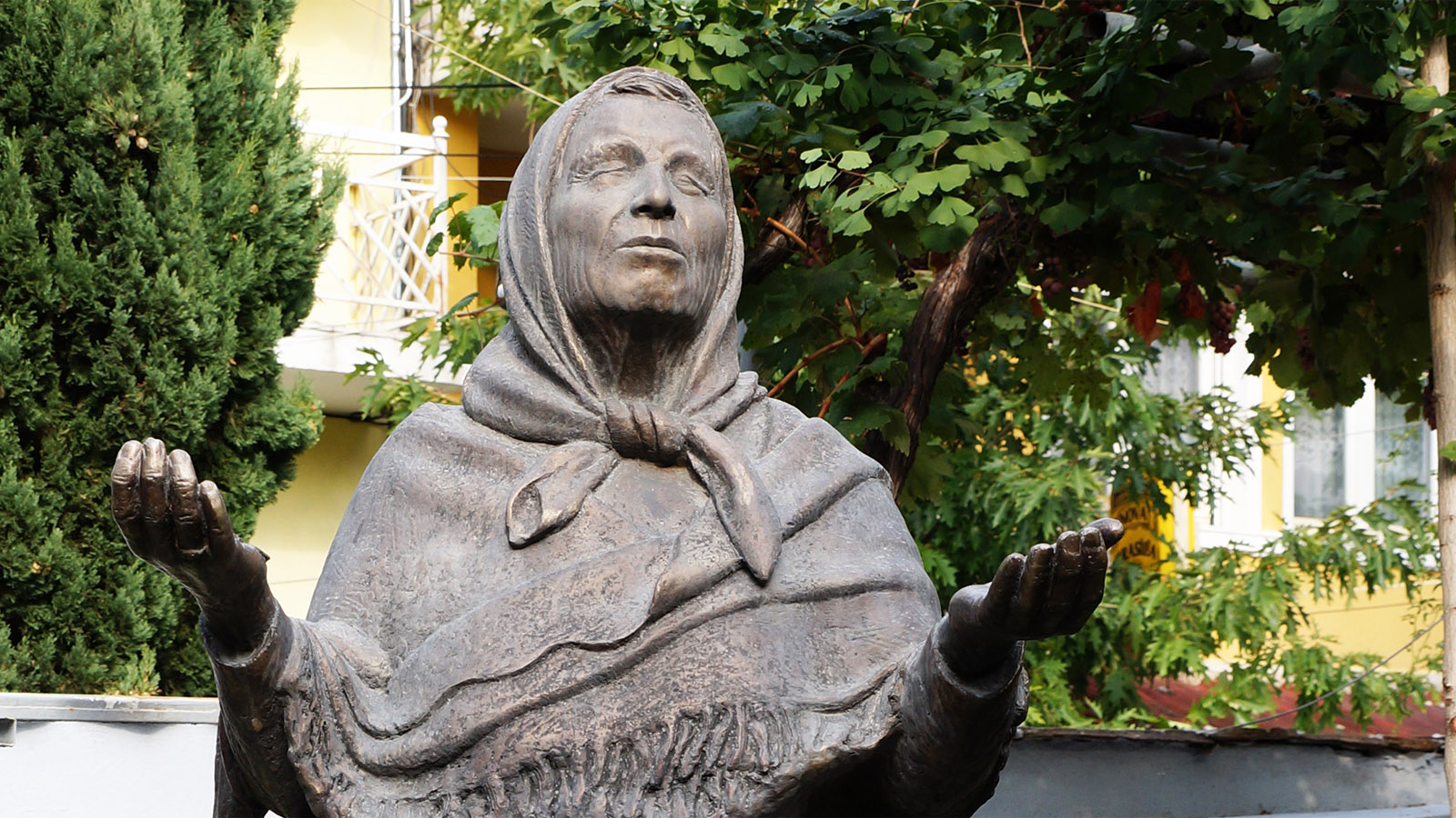 Baba Vanga's Predictions For 2025 Include Encounter With Aliens