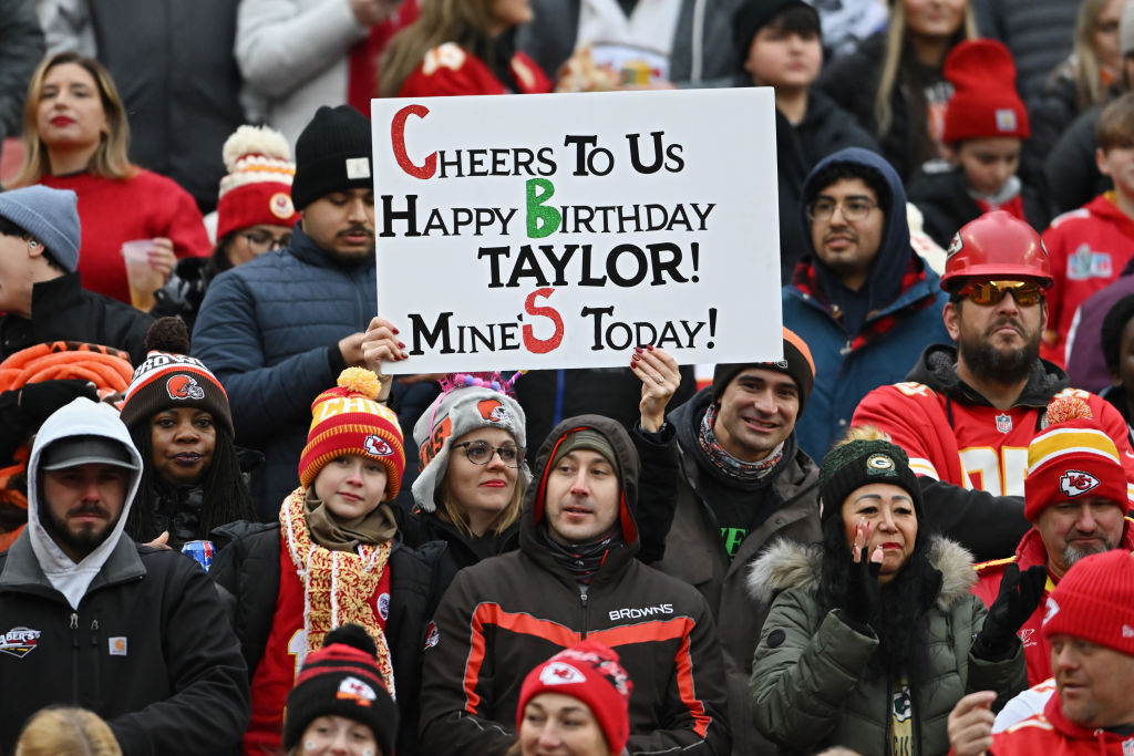 Cleveland Browns Disappoint Underwhelming Crowd By Provoking ‘Taylor ...