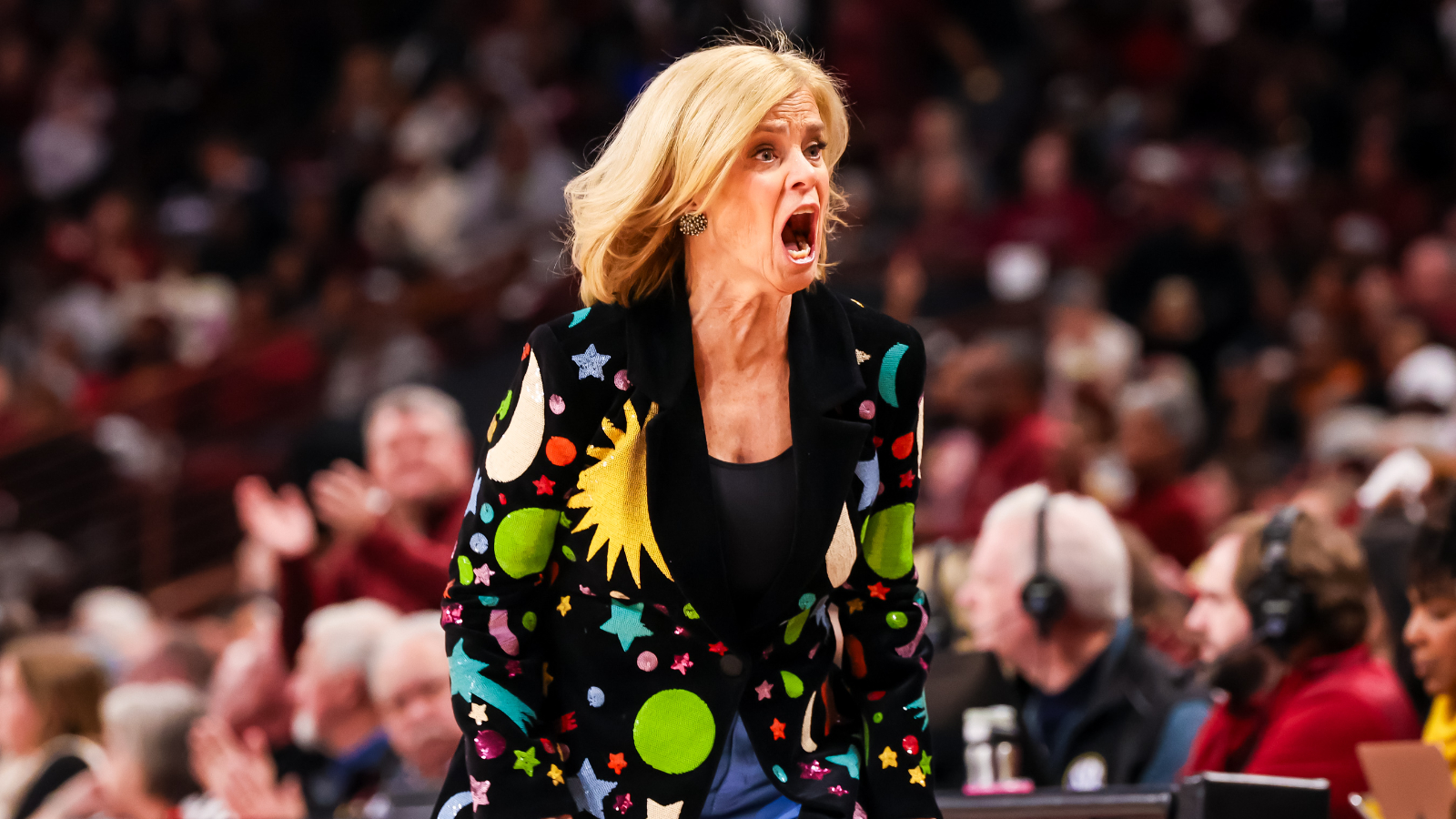 Kim Mulkey Angrily Slaps Clipboard Out Of Seimone Augustus' Hands