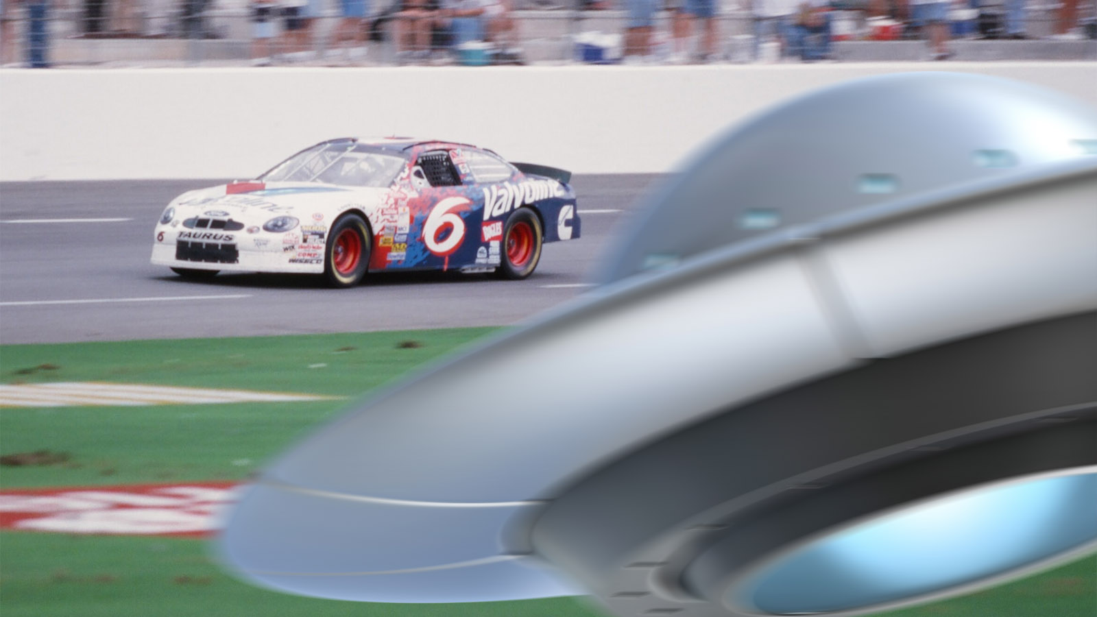 NASCAR Legend Mark Martin Shares Wild Encounter With A UFO