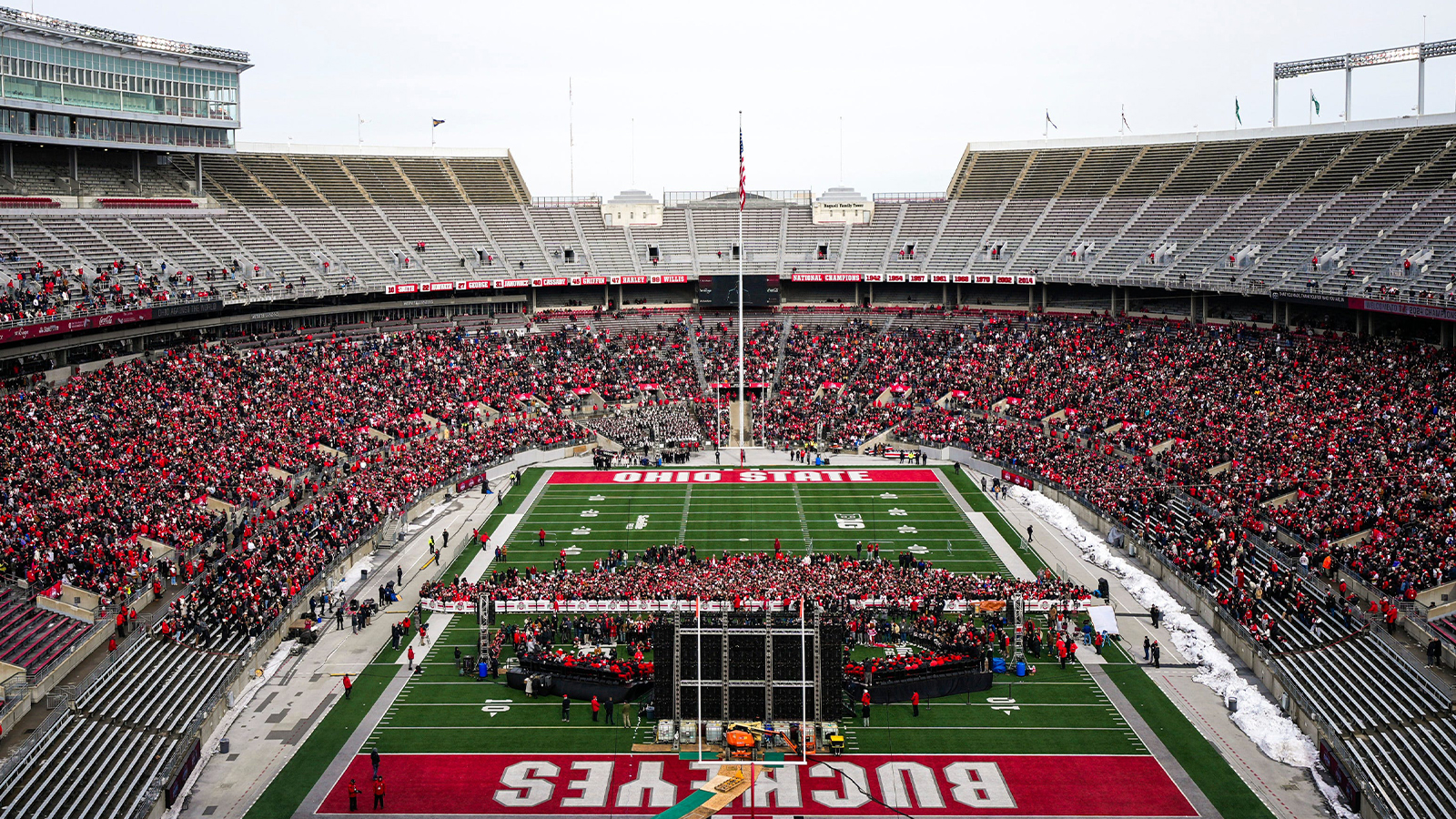 The 8 College Football Teams With The Biggest Stadiums