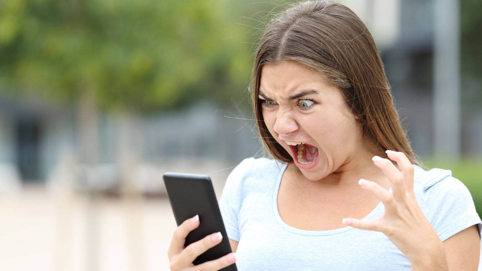 New Study Finds Social Media Use Is Likely Making You Miserable