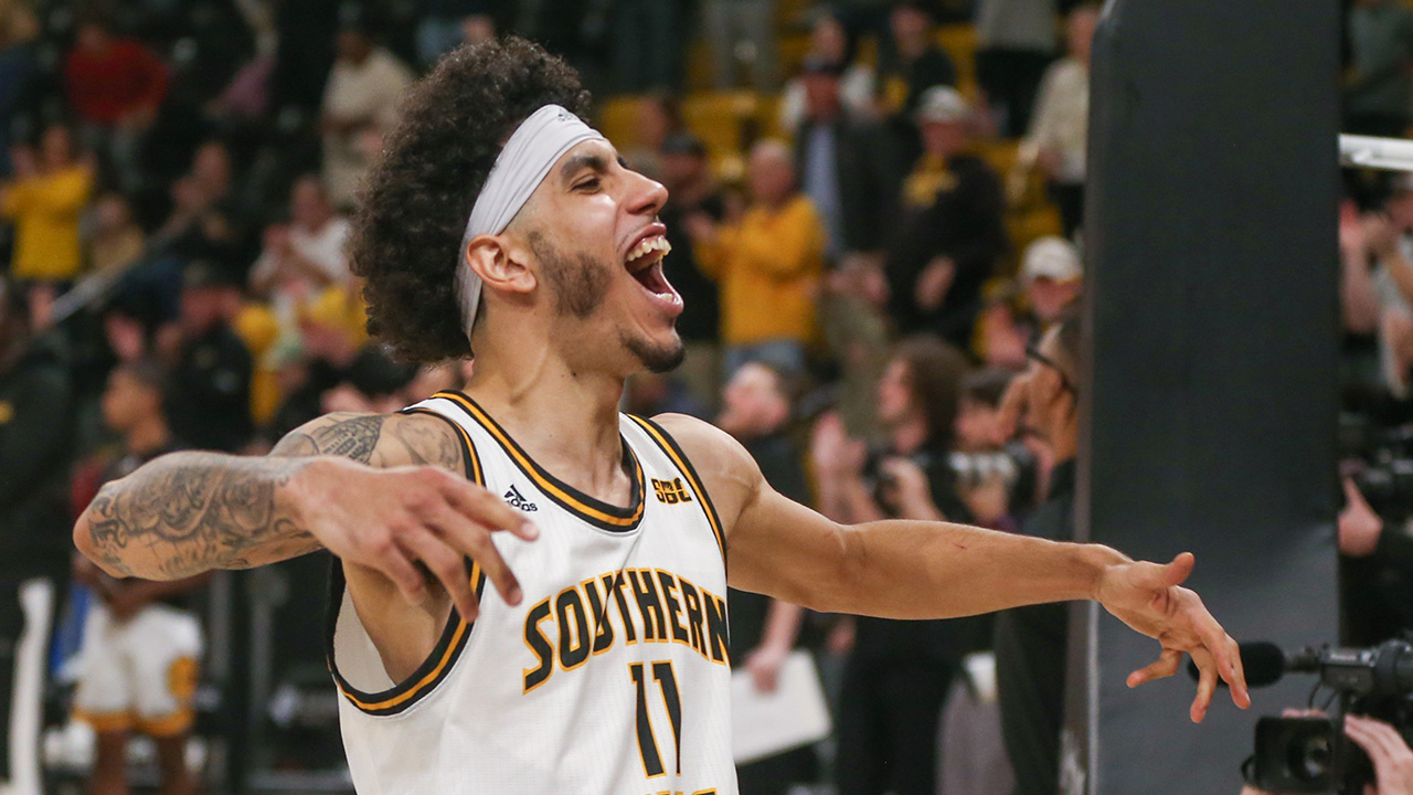 College Basketball's Most Bizarre Career Ends With Harsh Ejection