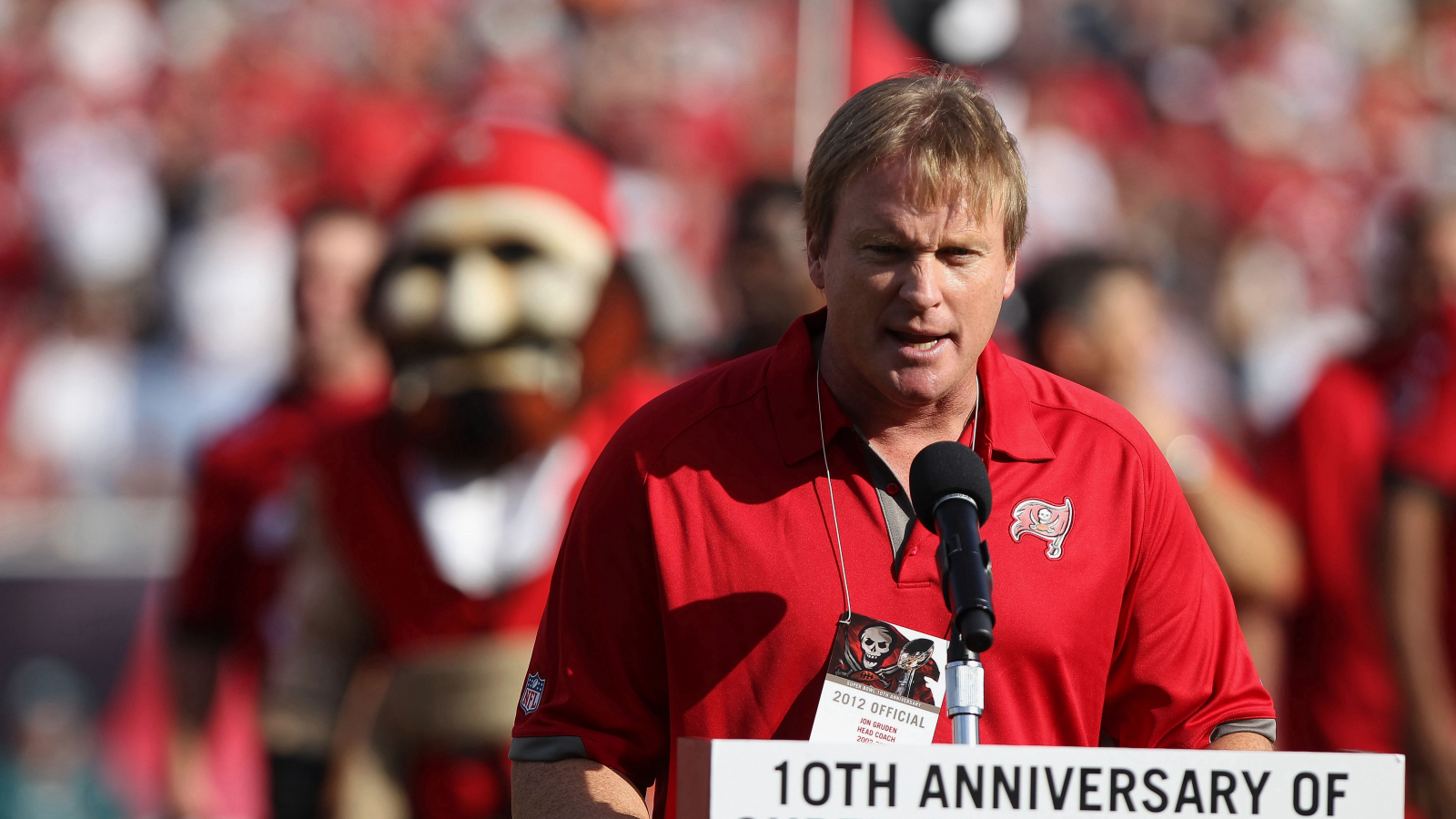 Bucs Welcome Jon Gruden Back To Ring Of Honor