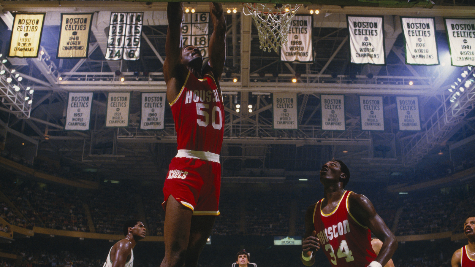 Ten NBA Stars Whose Careers Were Hampered By Chronic Injuries - BroBible
