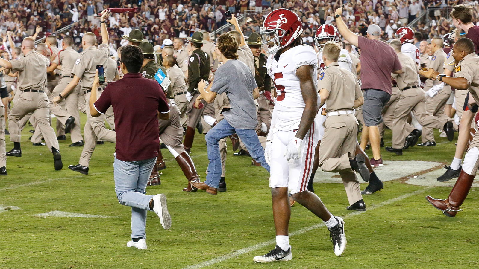 Alabama AD Says Teams Should Forfeit If Fans Storm After Win