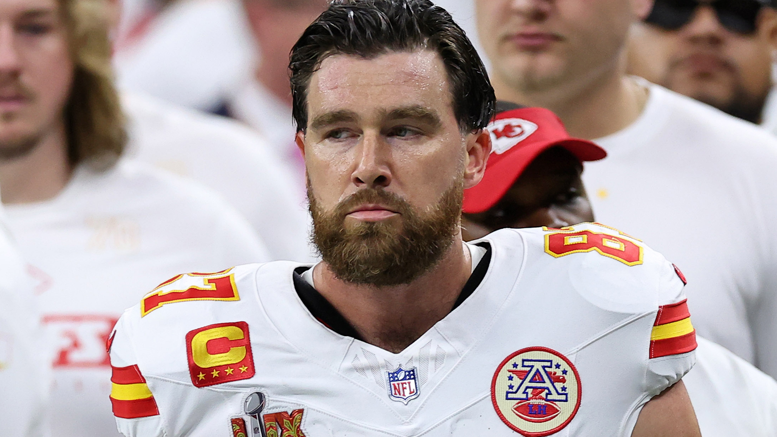 Chiefs Give Travis Kelce Retirement Deadline
